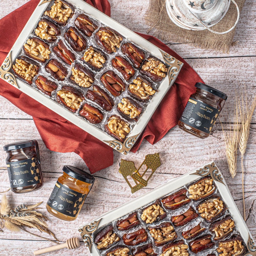 Tray Gift Of Luxury Dates Stuffed | Rayhan